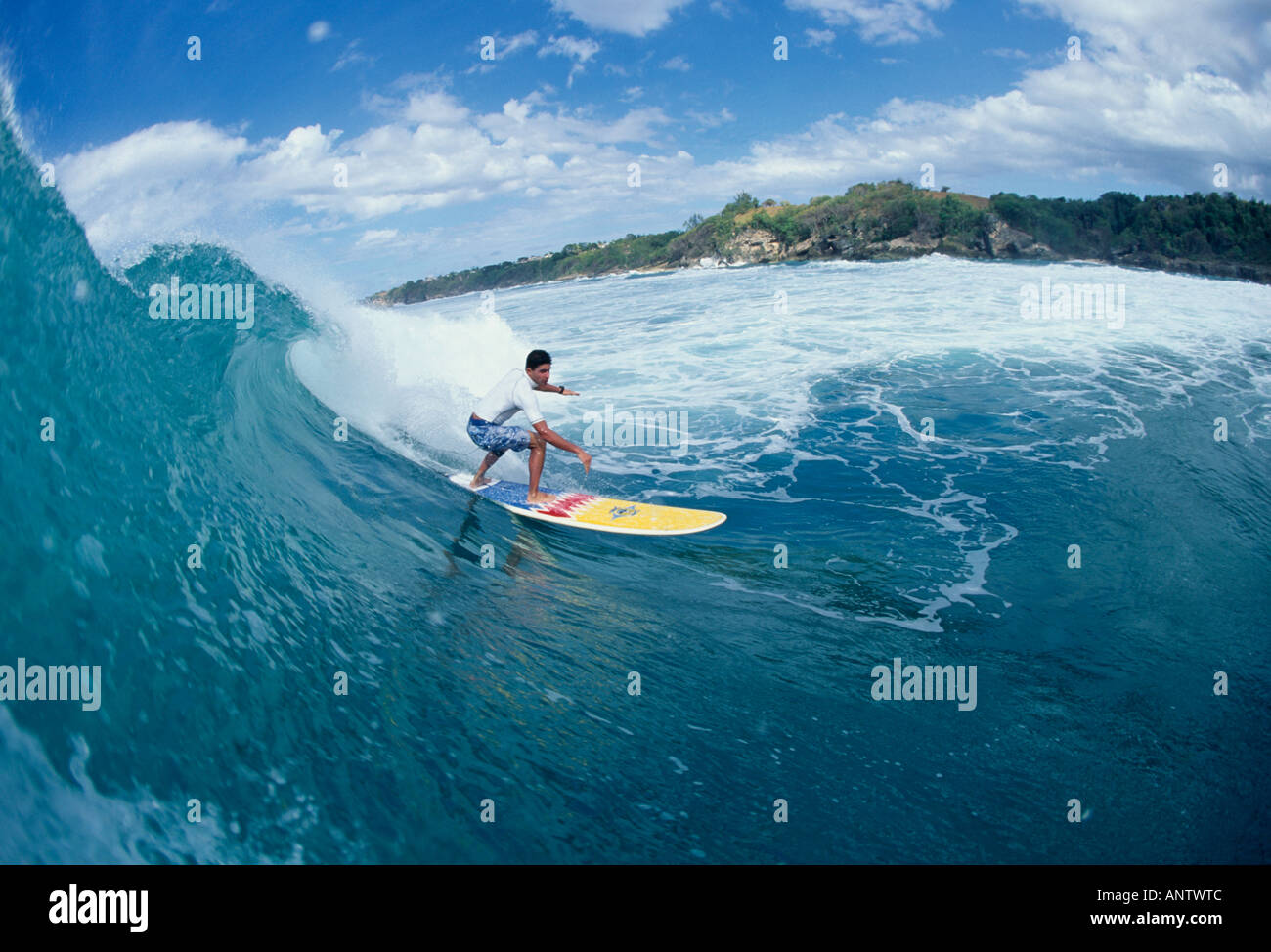 Riding a wave hi-res stock photography and images - Alamy