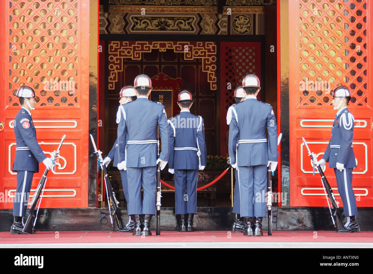 Changing Of The Guard Ceremony At Martyrs Shrine Stock Photo - Alamy