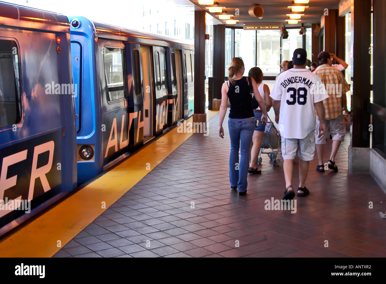 Detroit people mover train hi-res stock photography and images - Alamy