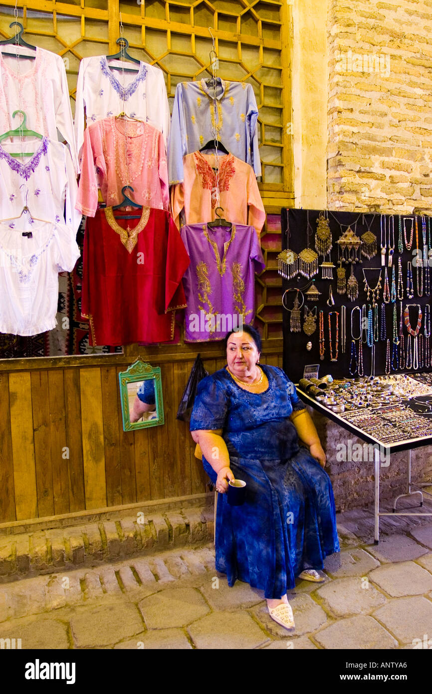 Imposing Uzbek lady at the bazaar Bukhara Uzbekistan Stock Photo - Alamy