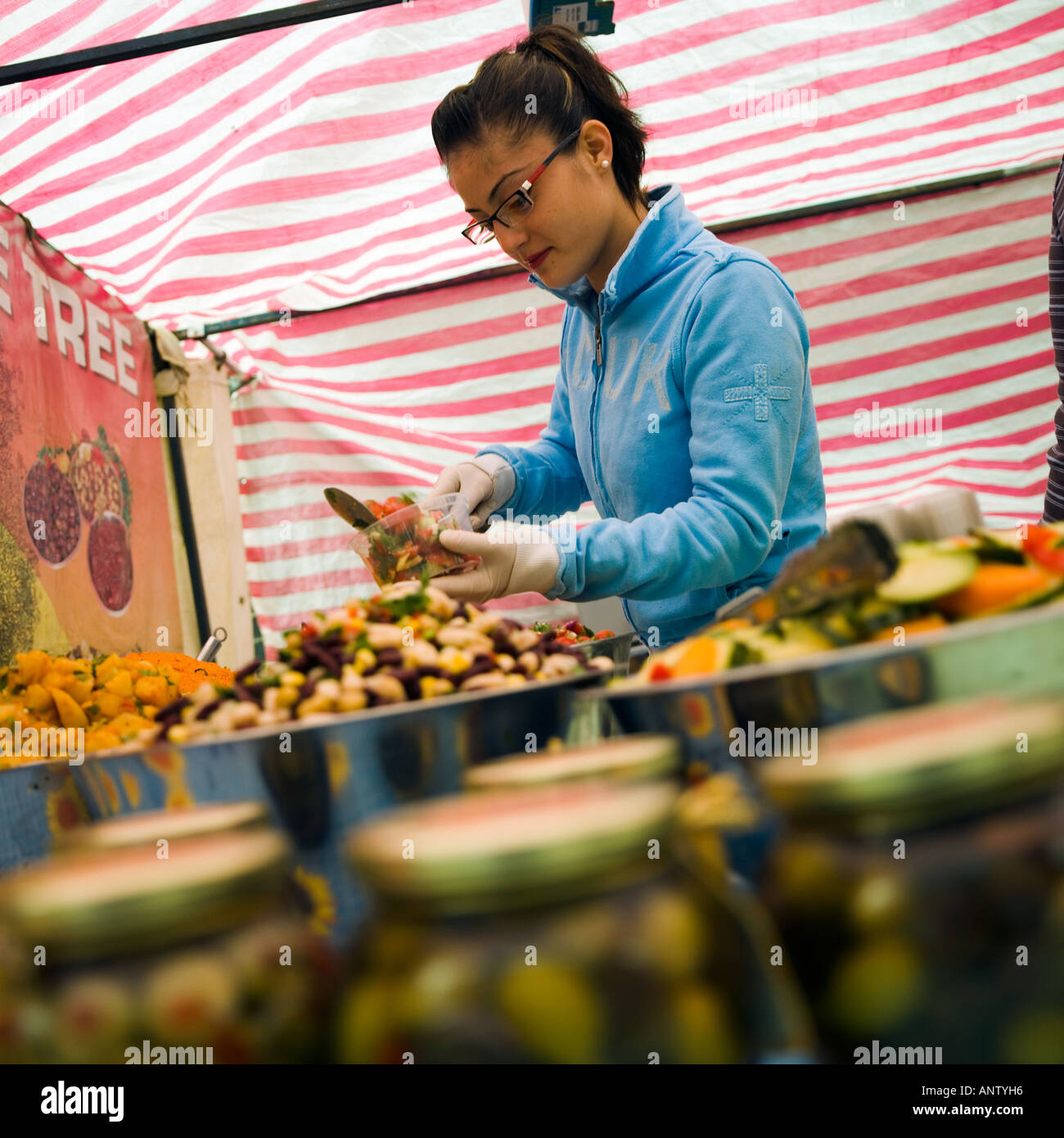 market stall mediterranean food Stock Photo - Alamy