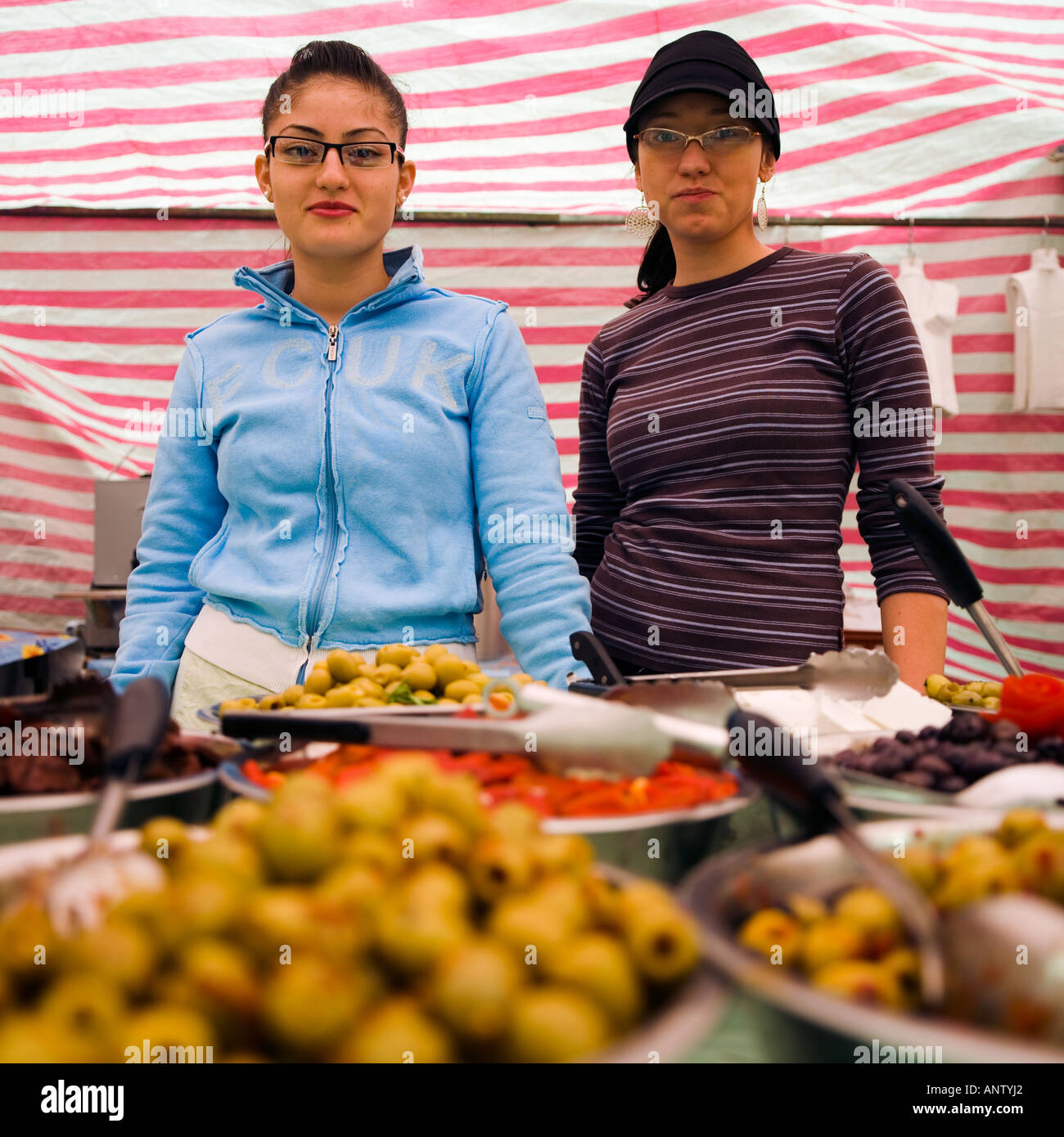 market stall mediterranean food Stock Photo - Alamy