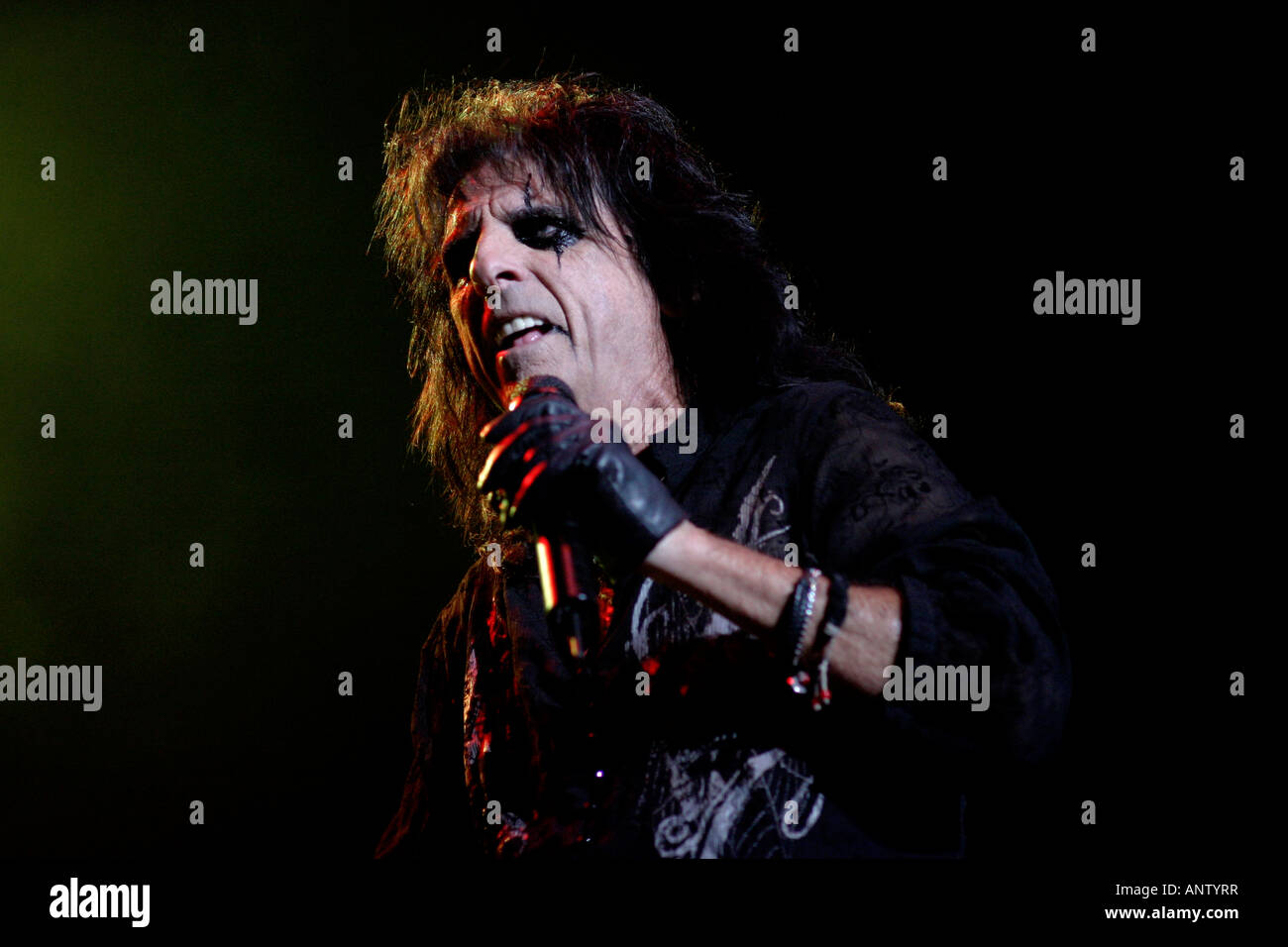 Vincent damon furnier hi-res stock photography and images - Alamy