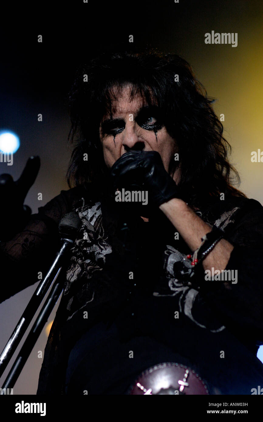 Vincent damon furnier hi-res stock photography and images - Alamy