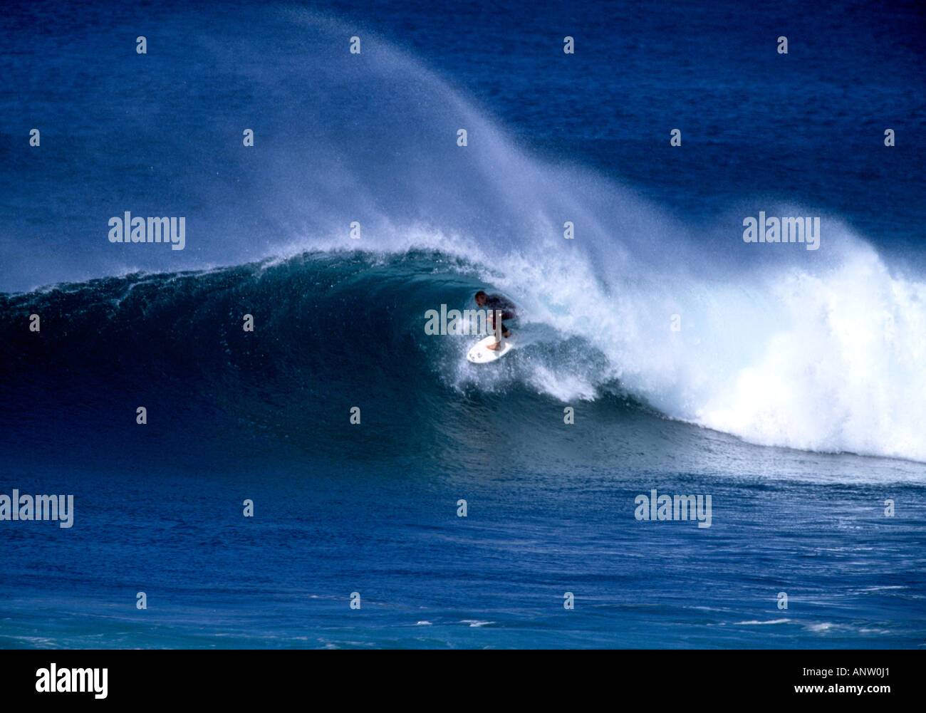 Wave performance hi-res stock photography and images - Alamy
