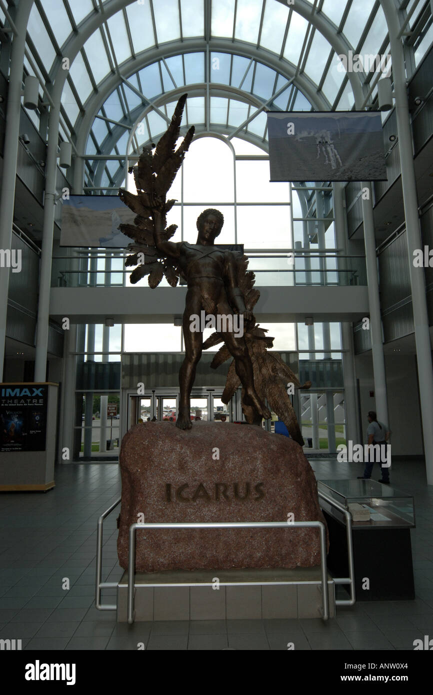Icarus hi-res stock photography and images - Alamy