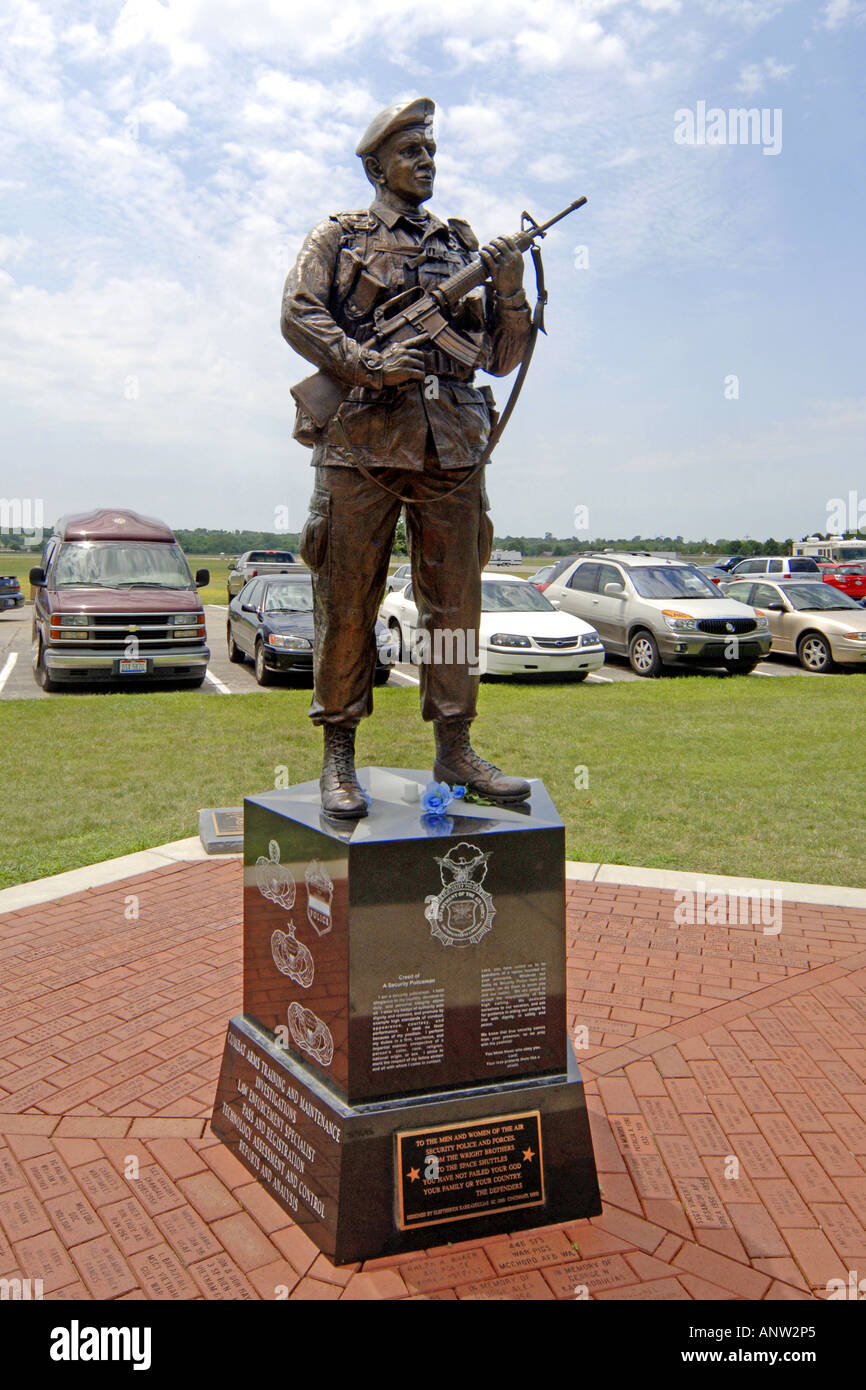 United states air force statue hi-res stock photography and images - Alamy