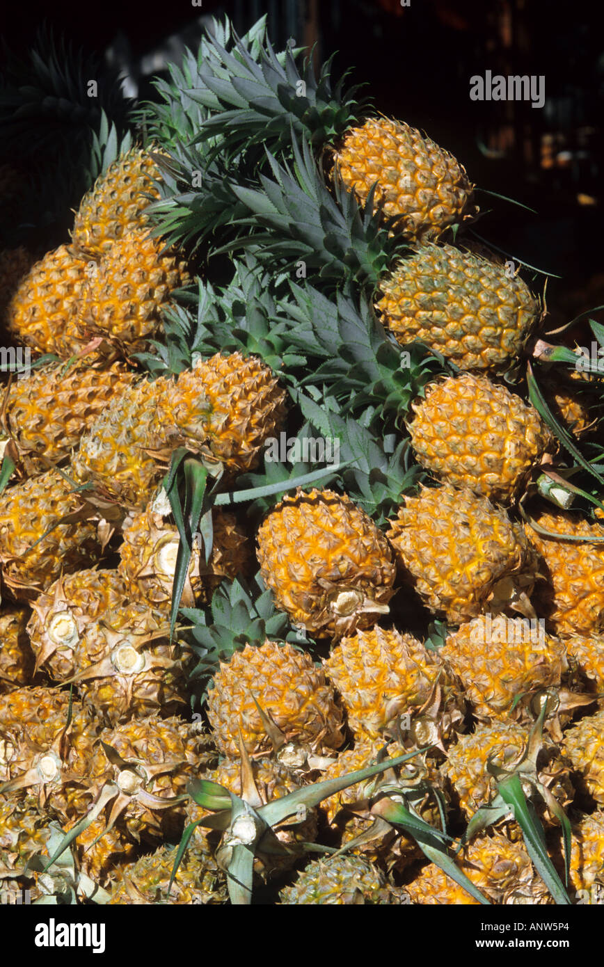 Pineapple fruit cuts hi-res stock photography and images - Alamy