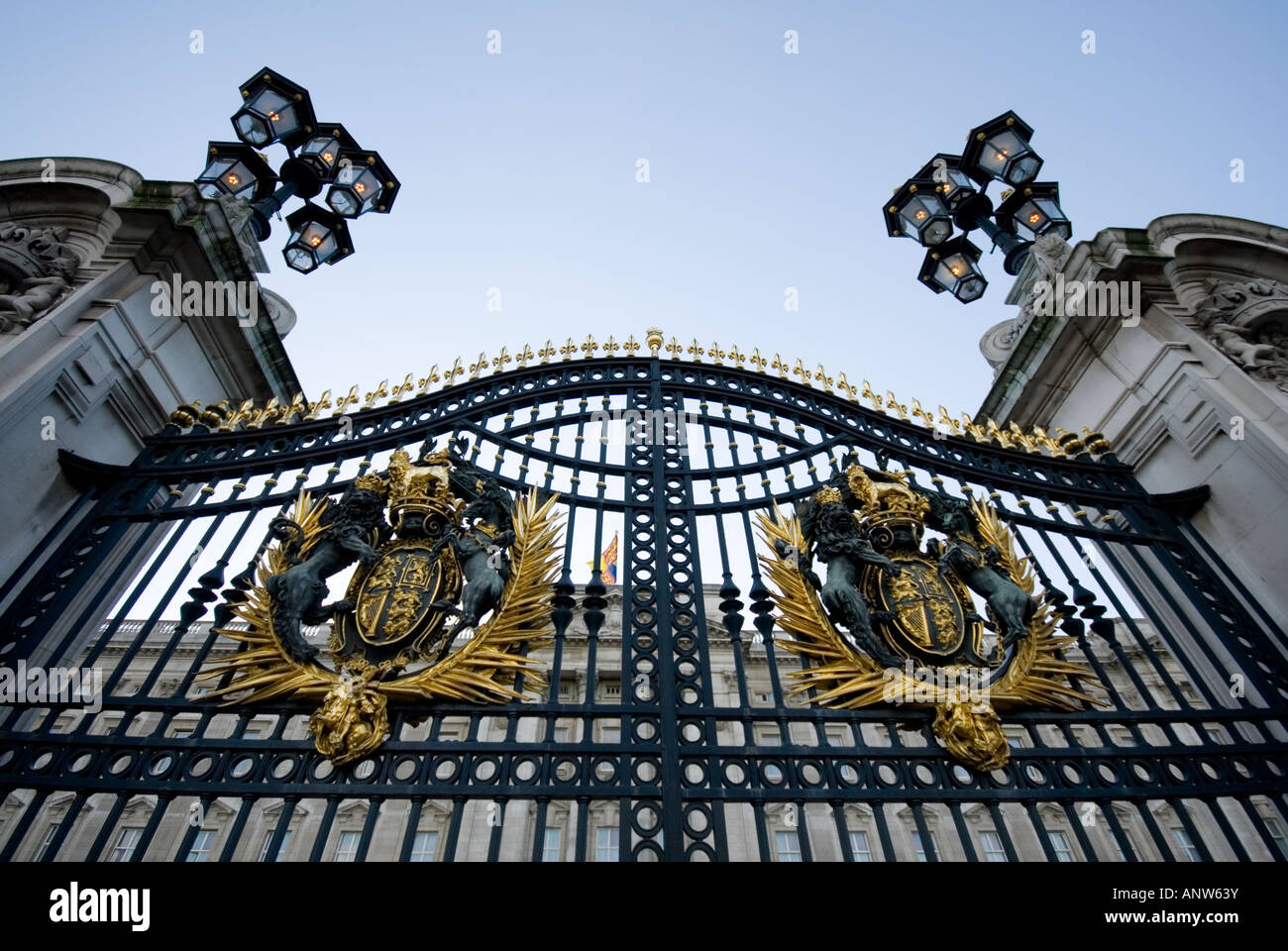 Buckingham Palace gate London Stock Photo - Alamy