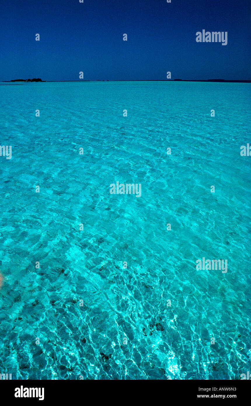 islands in lagoon maldives Stock Photo - Alamy