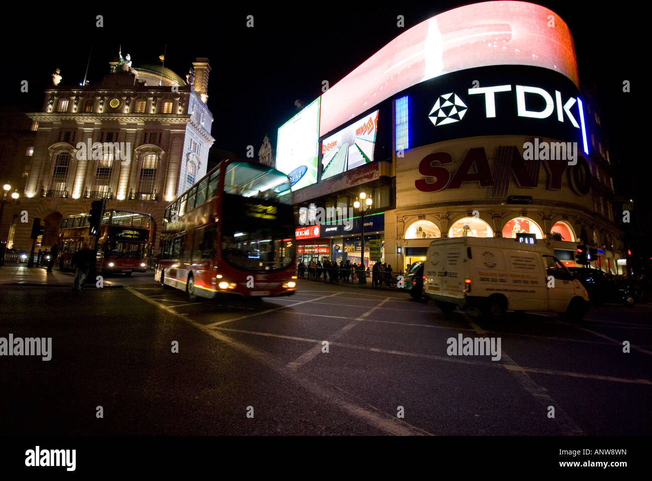 piccadilly circus at night London Stock Photo - Alamy