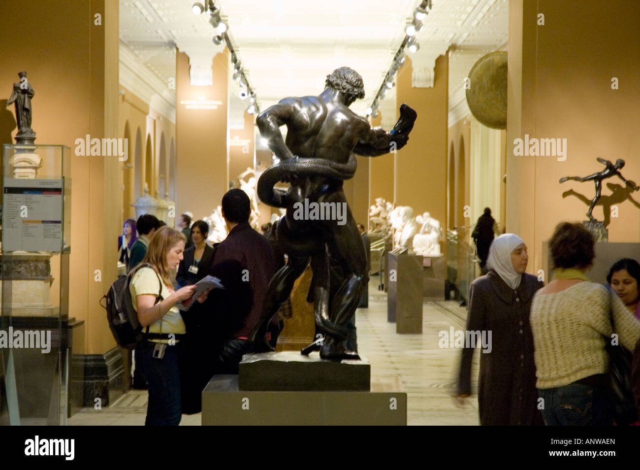 Victoria albert museum black hi-res stock photography and images - Alamy