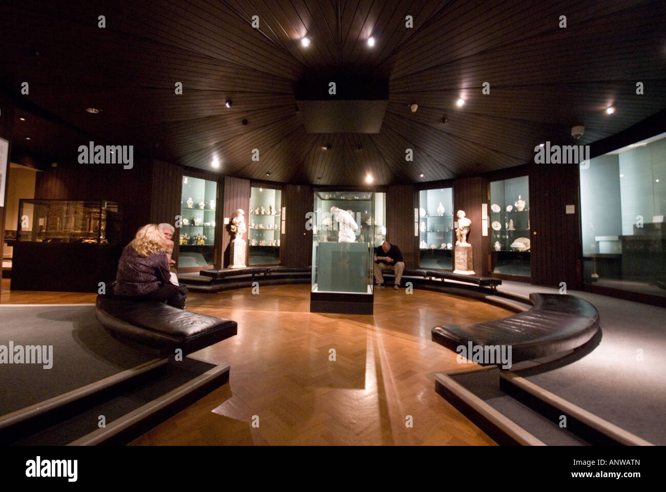 Victoria Albert Museum circular room with bench in black skin London ...