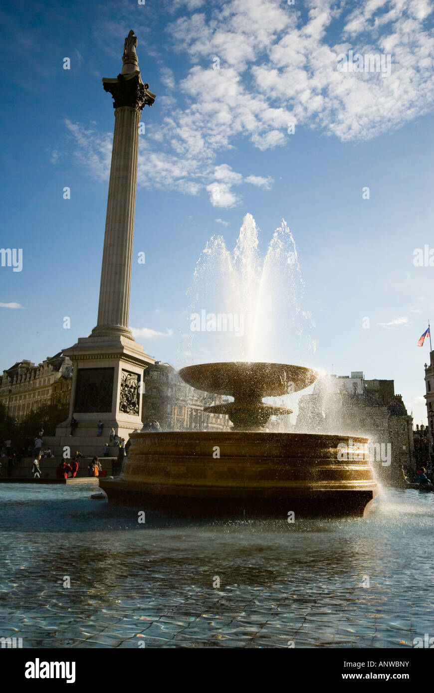 Nelson victory column national gallery hi-res stock photography and ...