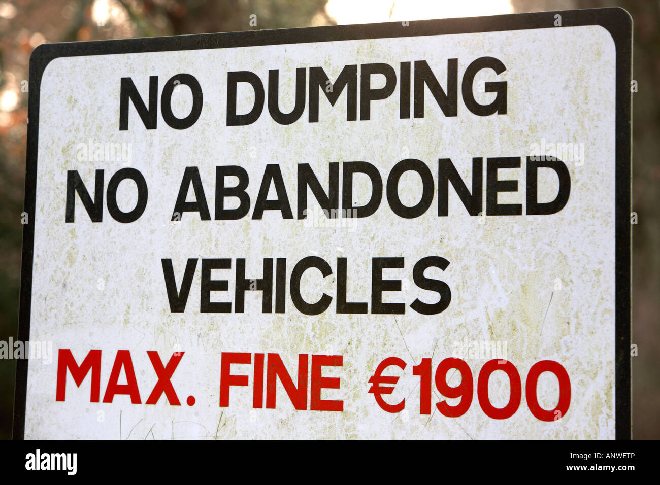 Dumping sign fine warning euro fines hi-res stock photography and ...