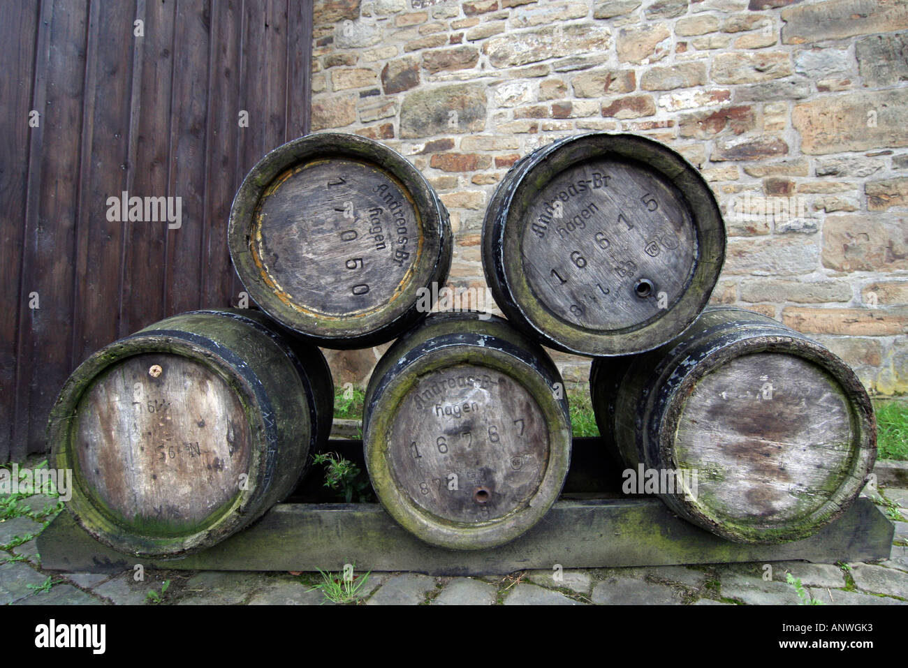 Old beer barrels hi-res stock photography and images - Alamy
