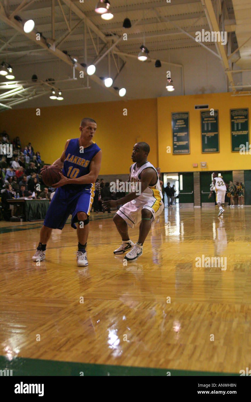 Wayne State University Men's Basketball Stock Photo - Alamy