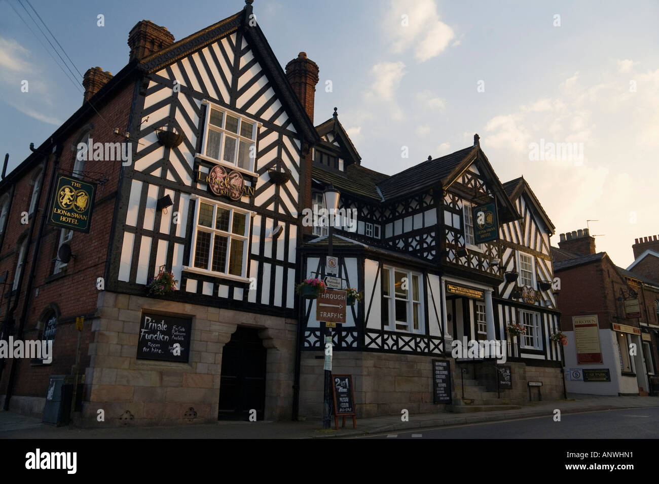 Lion & Swan Hotel in Congleton, Cheshire, England Stock Photo - Alamy