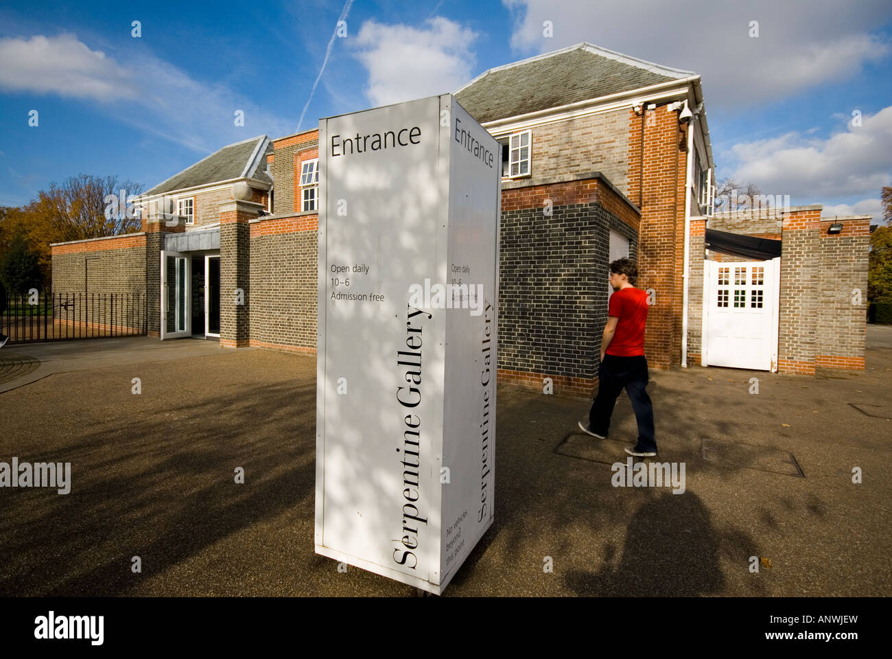 Serpentine Gallery Museum Entrance Kensington Gardens, London Stock ...