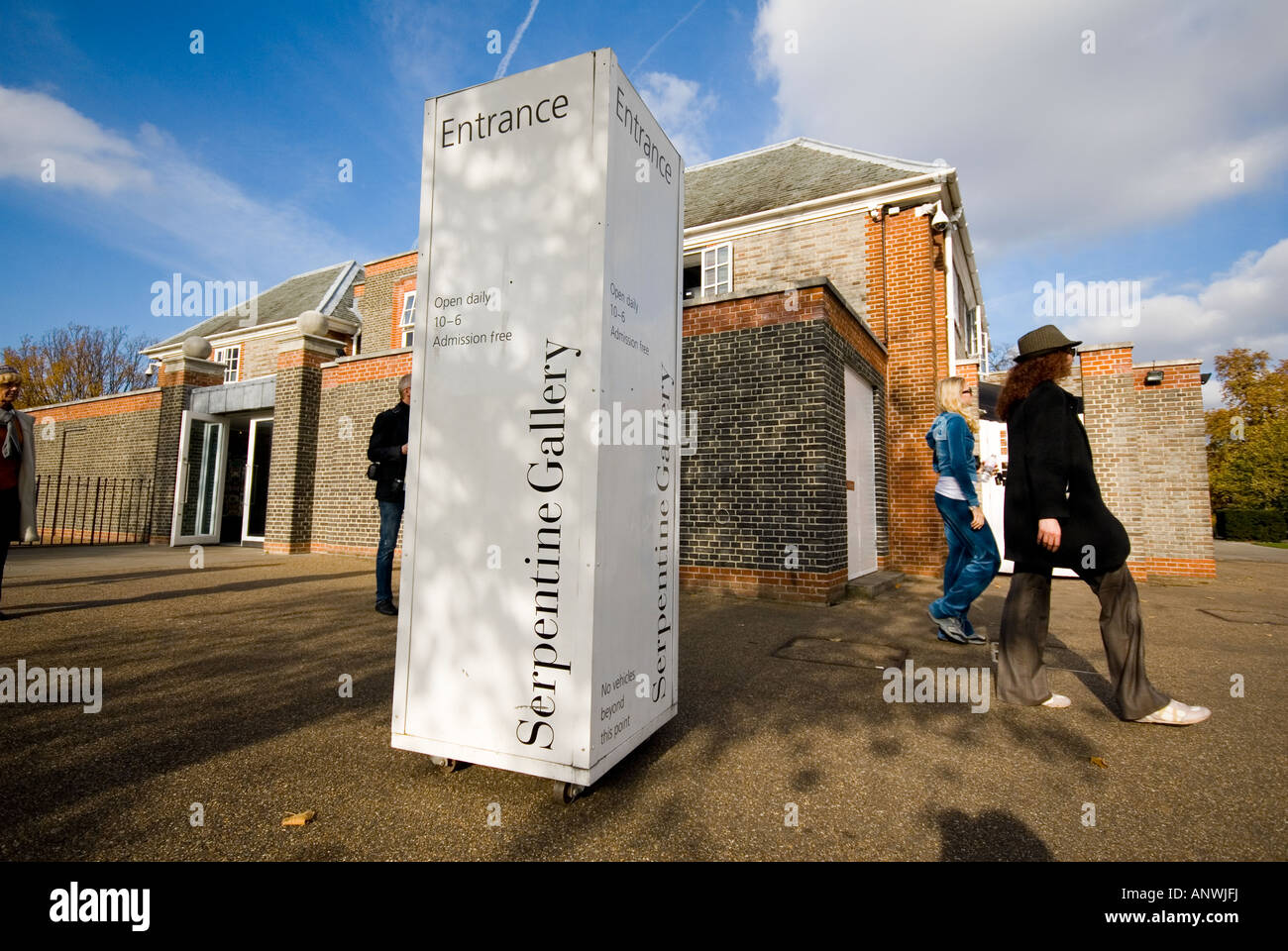 Serpentine Gallery Museum Entrance Kensington Gardens, London Stock ...