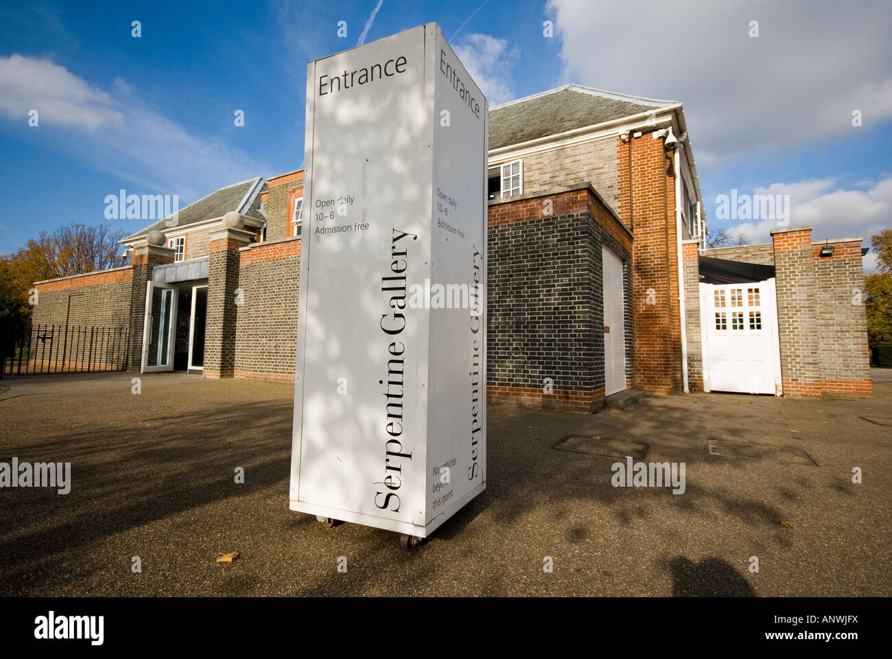 Serpentine Gallery Museum Entrance Kensington Gardens, London Stock ...