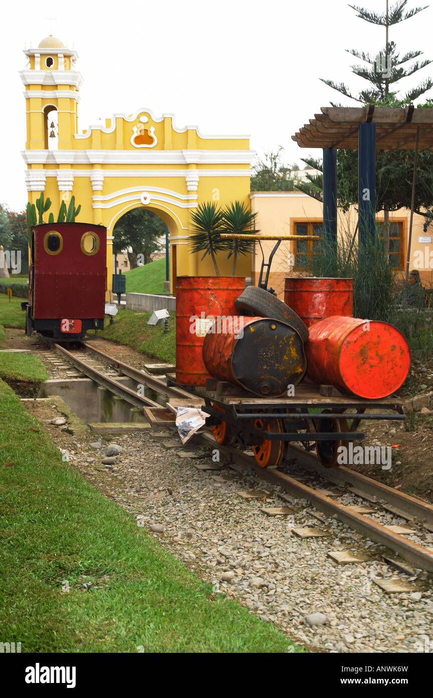 Railway station rail tracks peru hi-res stock photography and images ...
