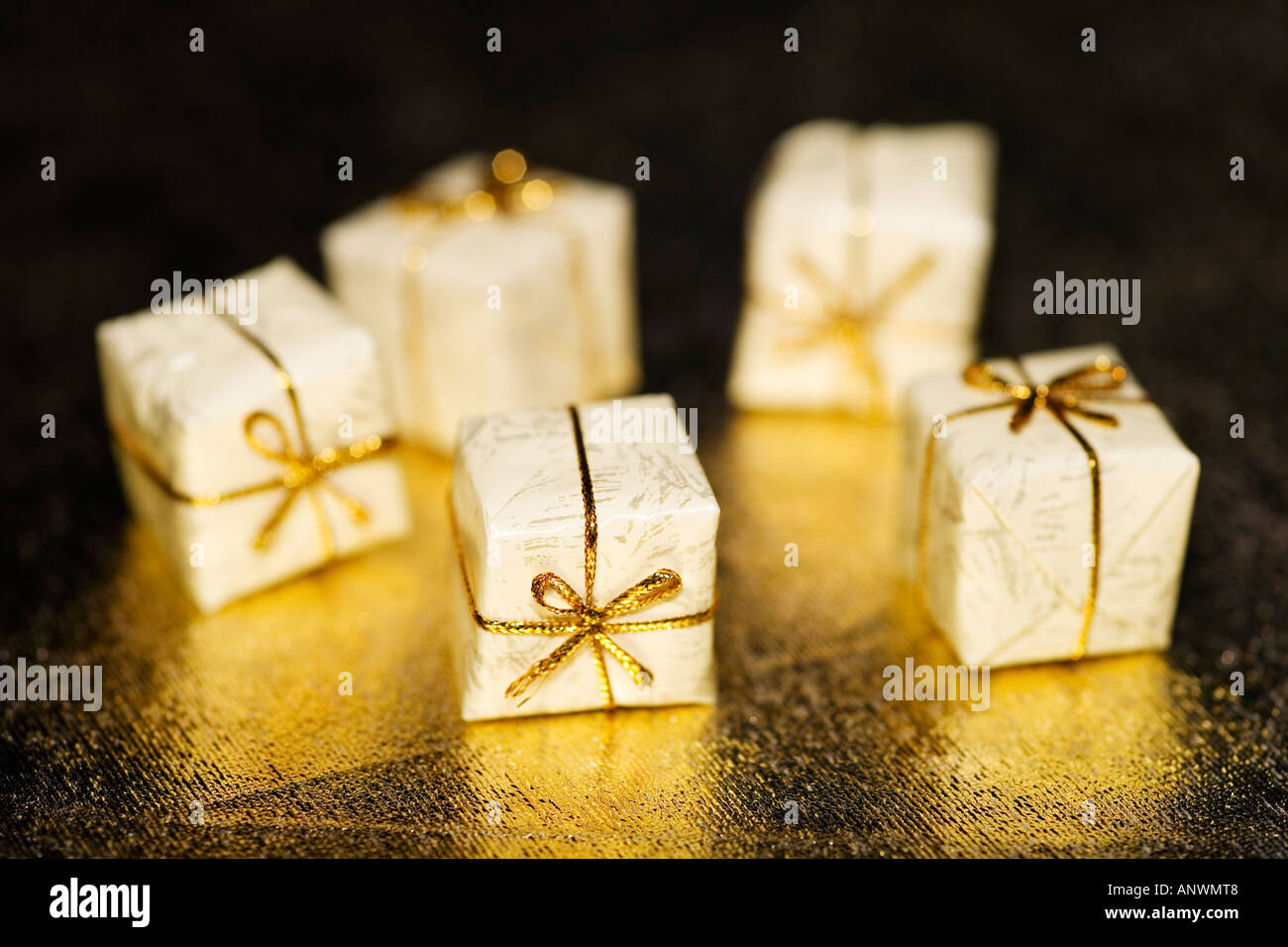 Christmas parcels tree ornaments hi-res stock photography and images ...