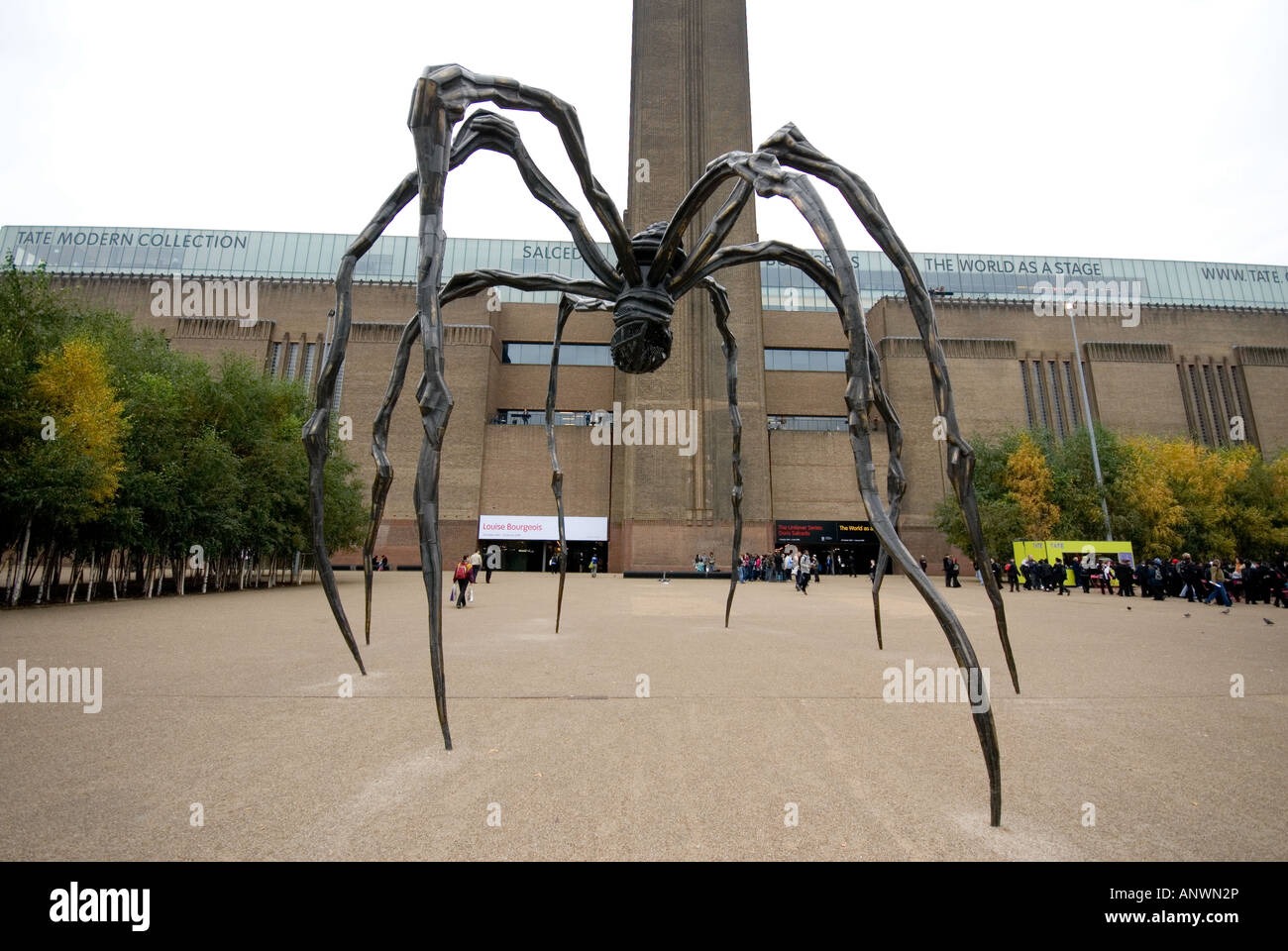 Tate Modern spider London Stock Photo - Alamy