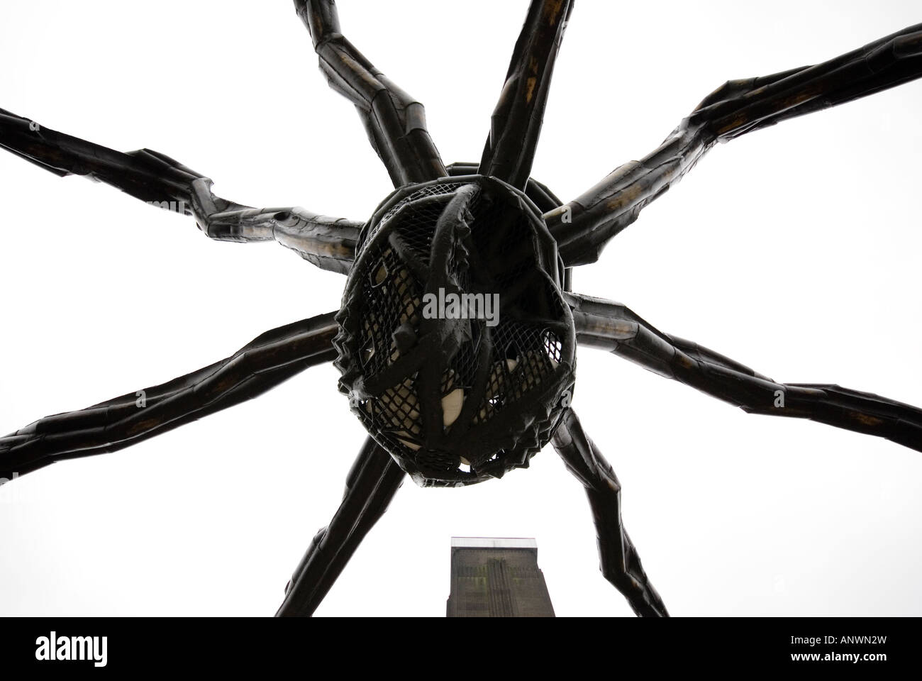 Tate Modern spider close up London Stock Photo - Alamy
