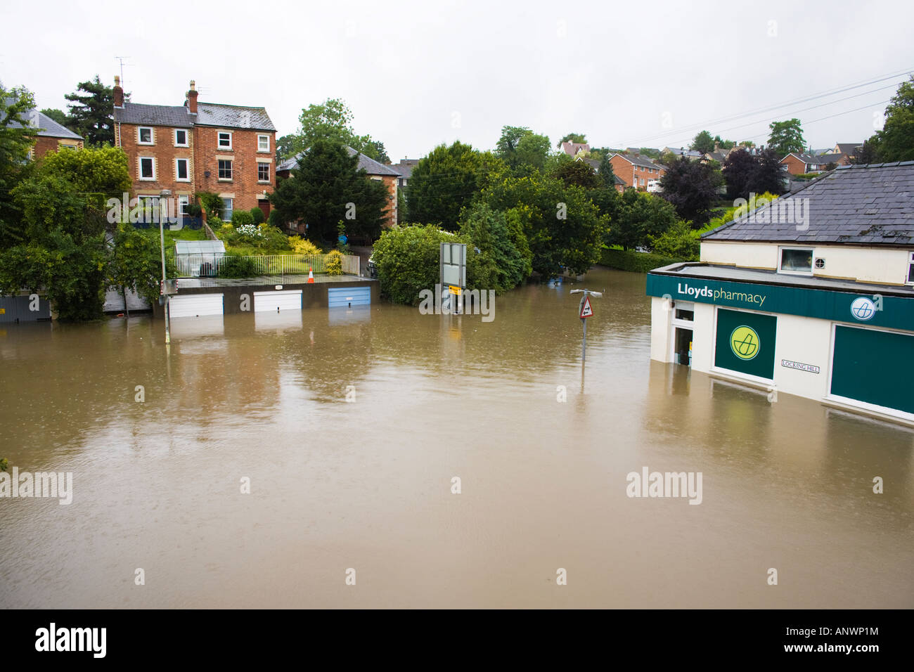 Residential road flooding hi-res stock photography and images - Alamy