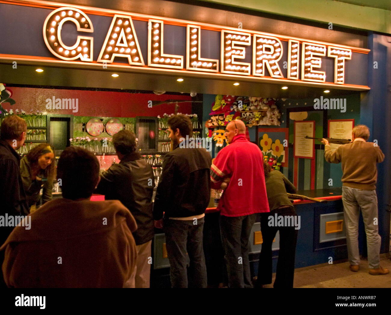 Shooting gallery hi-res stock photography and images - Alamy