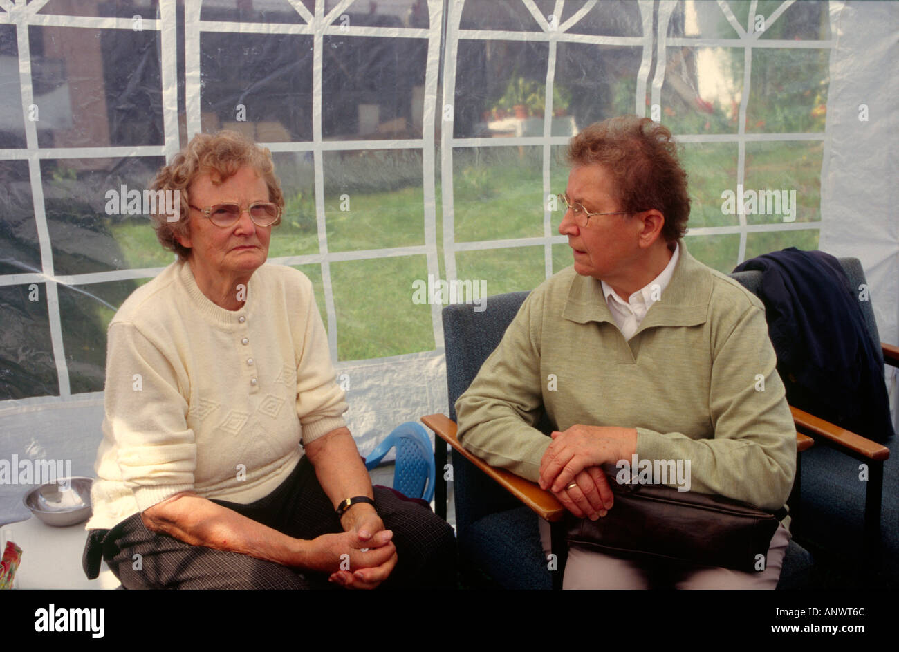 Two old women having chat hi-res stock photography and images - Alamy