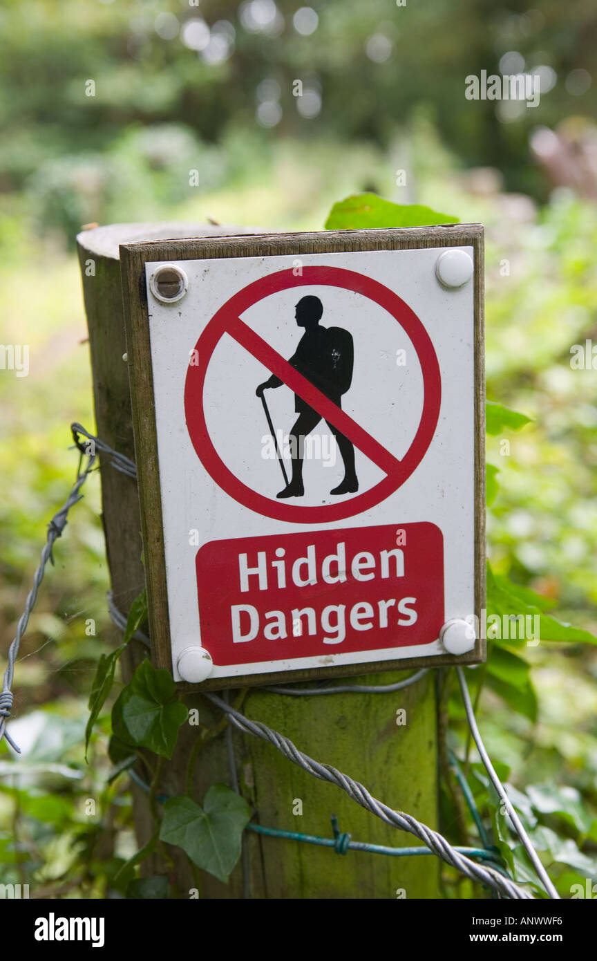 Warning sign for walkers hi-res stock photography and images - Alamy