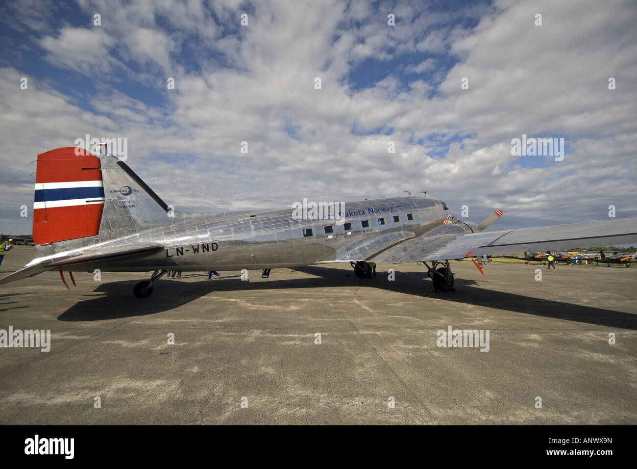 Douglas dc 3 engine hi-res stock photography and images - Alamy