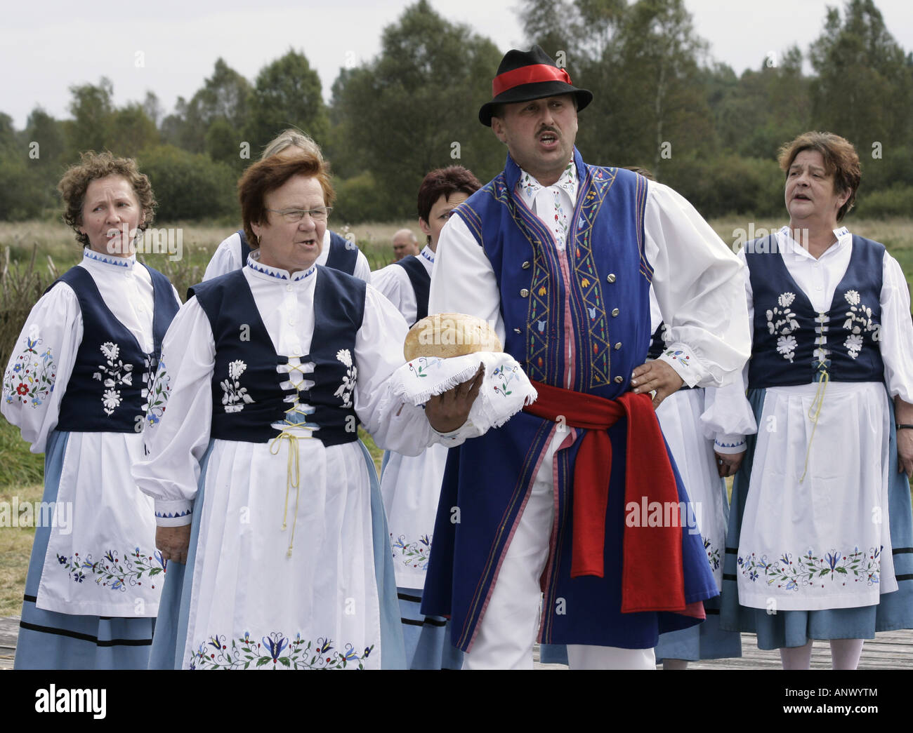 Polish clothing customs hi-res stock photography and images - Alamy