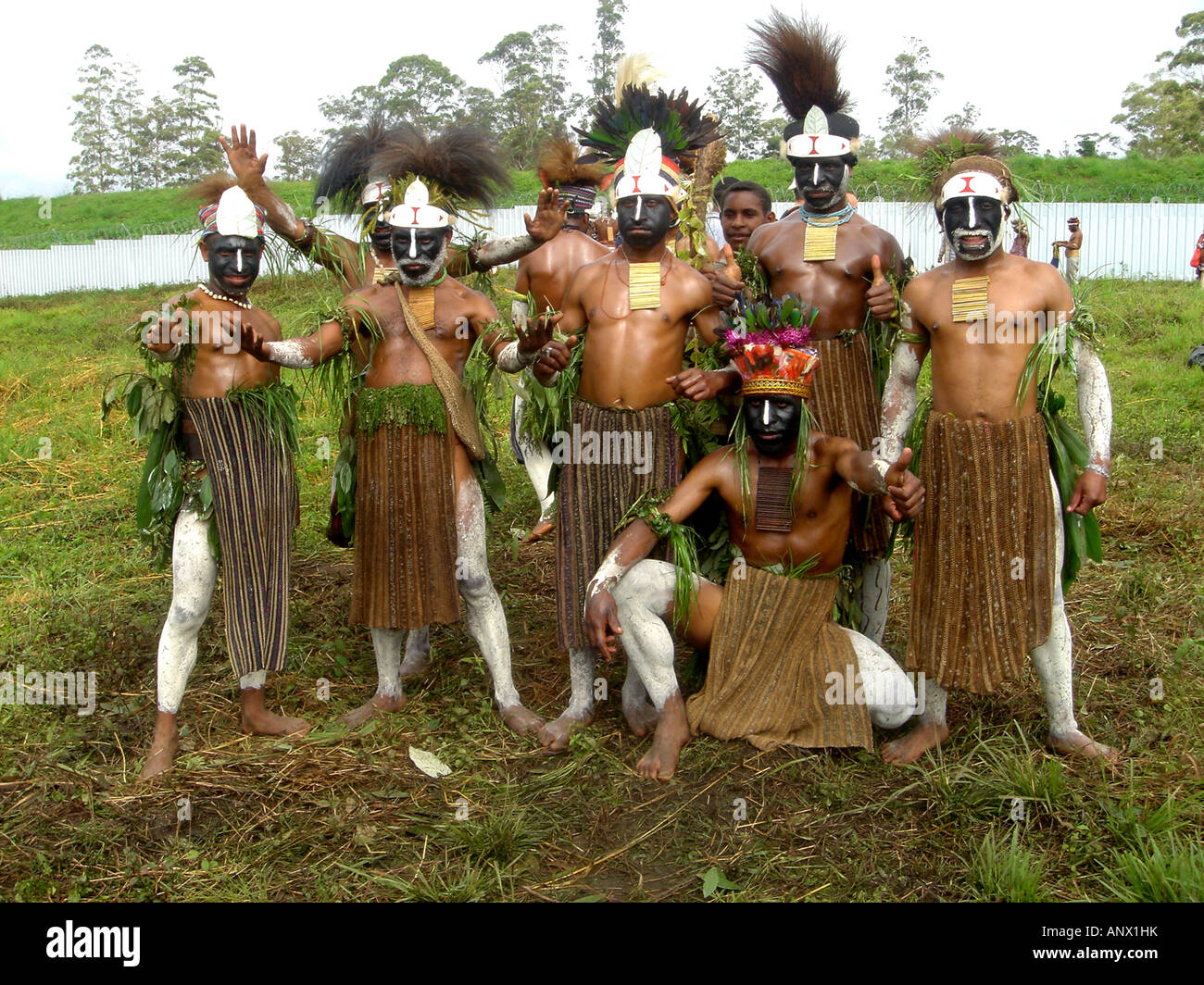 Traditional costume from papua hi-res stock photography and images - Alamy Traditional costume from papua hi-res stock photography and images - Alamy