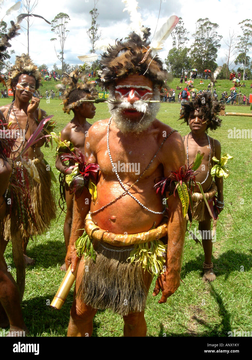 Traditional costume from papua hi-res stock photography and images - Alamy Traditional costume from papua hi-res stock photography and images - Alamy