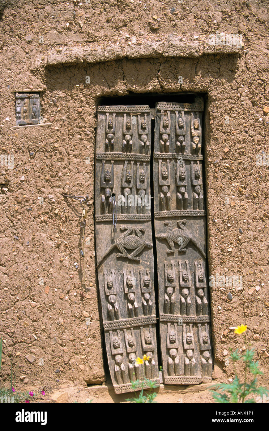 Mali africa door traditional hi-res stock photography and images - Alamy
