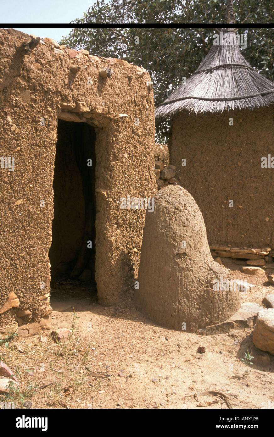 Dogon dwelling hi-res stock photography and images - Alamy