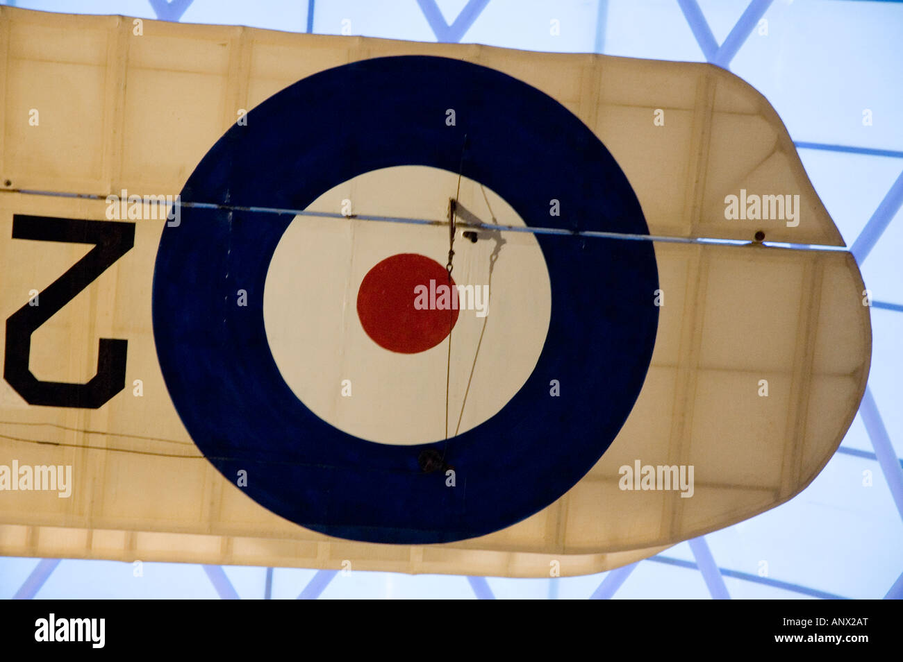 airplain 2699 three-bladed wing circle ring red and blue in the ...