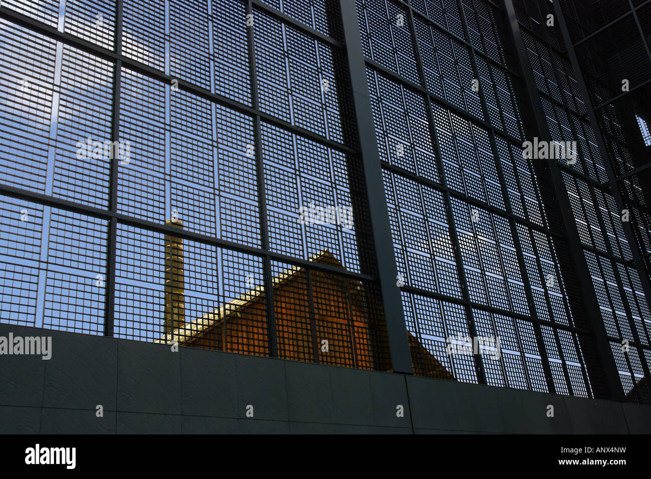 Modern black work factory hi-res stock photography and images - Alamy
