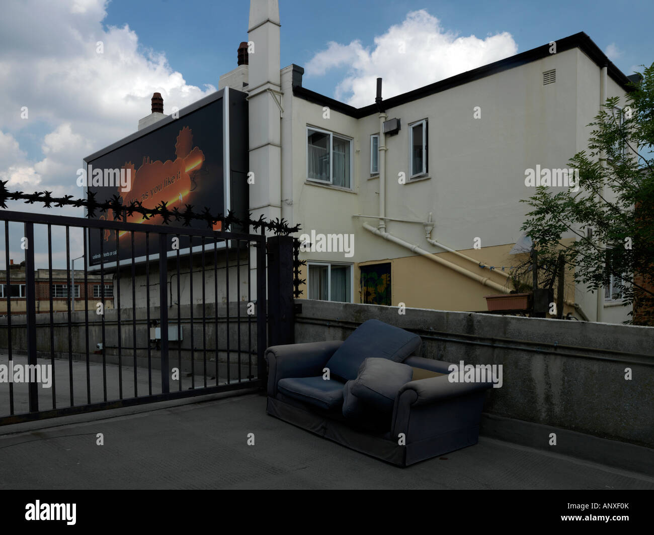 Poor housing hi-res stock photography and images - Alamy