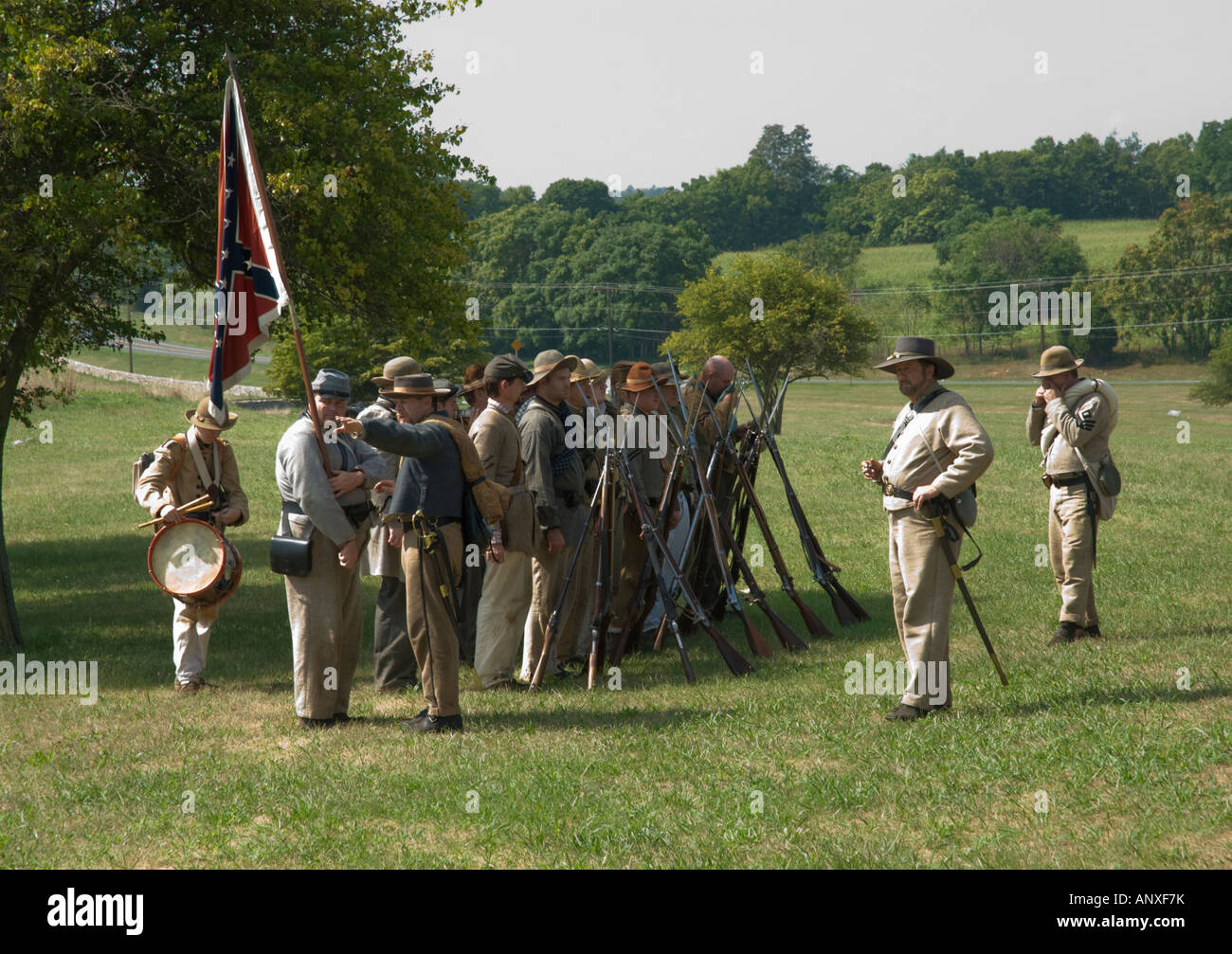 Confederate infantry uniform hi-res stock photography and images - Alamy