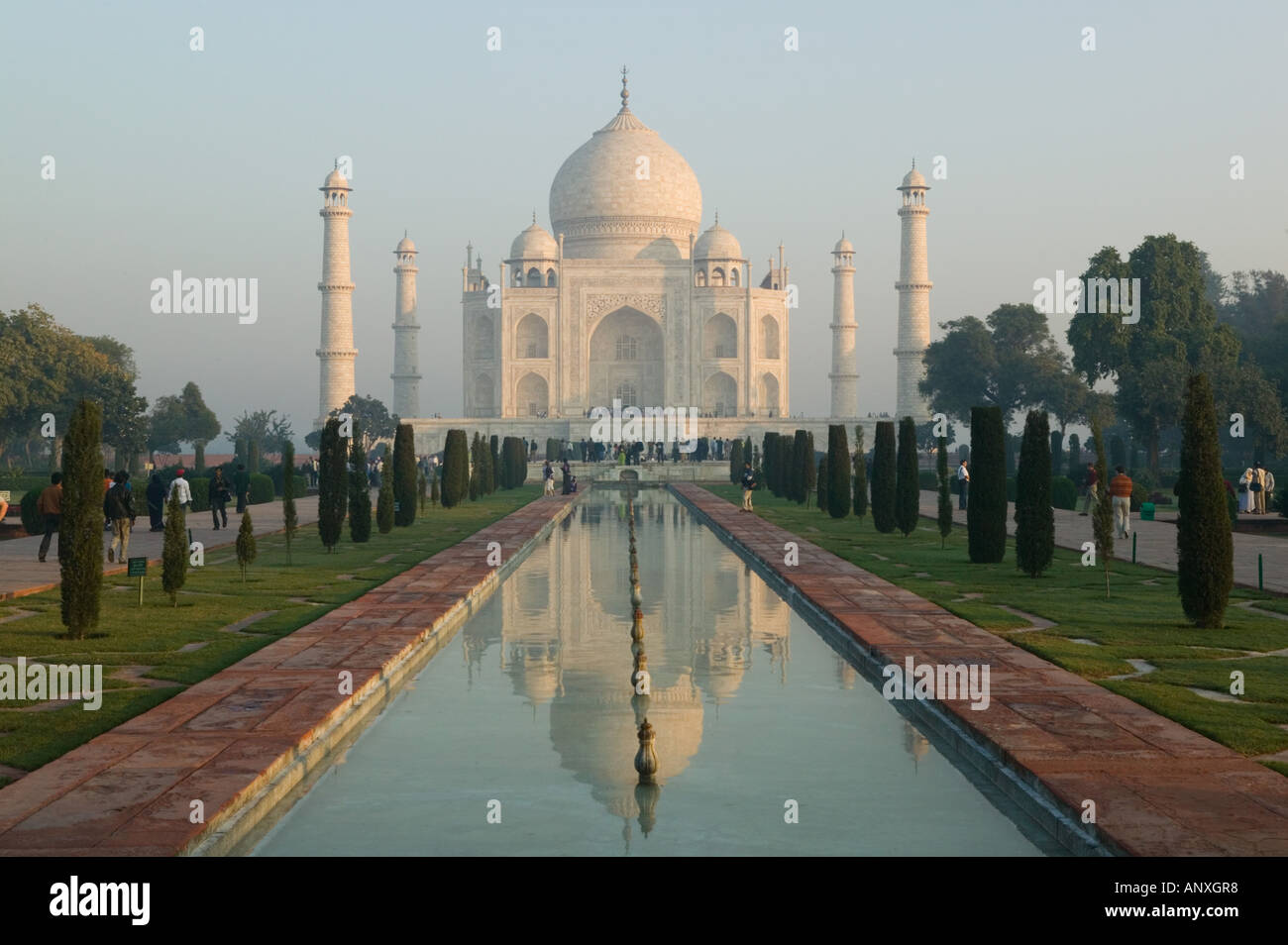 Taj mahal morning reflecting pool hi-res stock photography and images ...