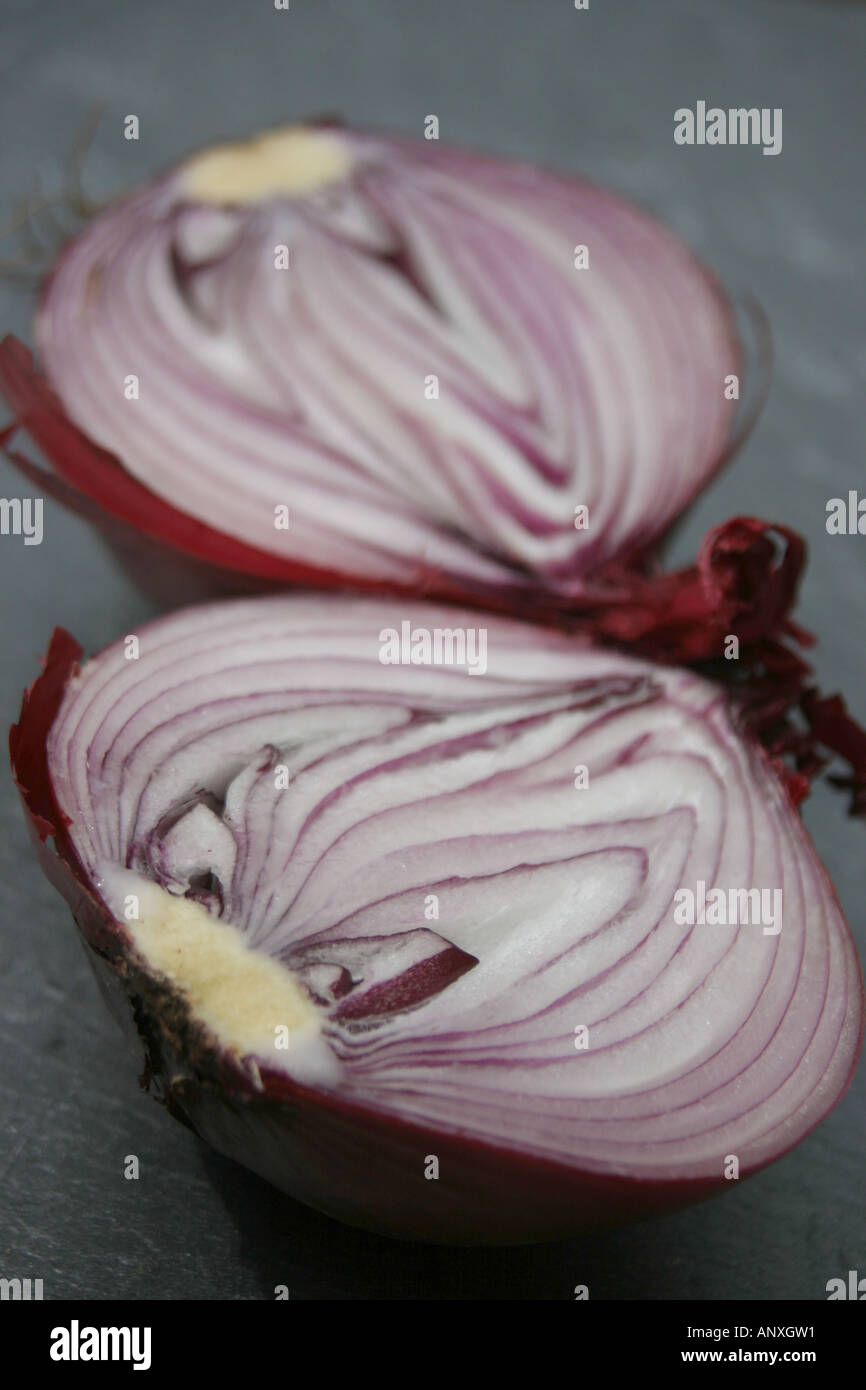 Sliced red onion Stock Photo - Alamy