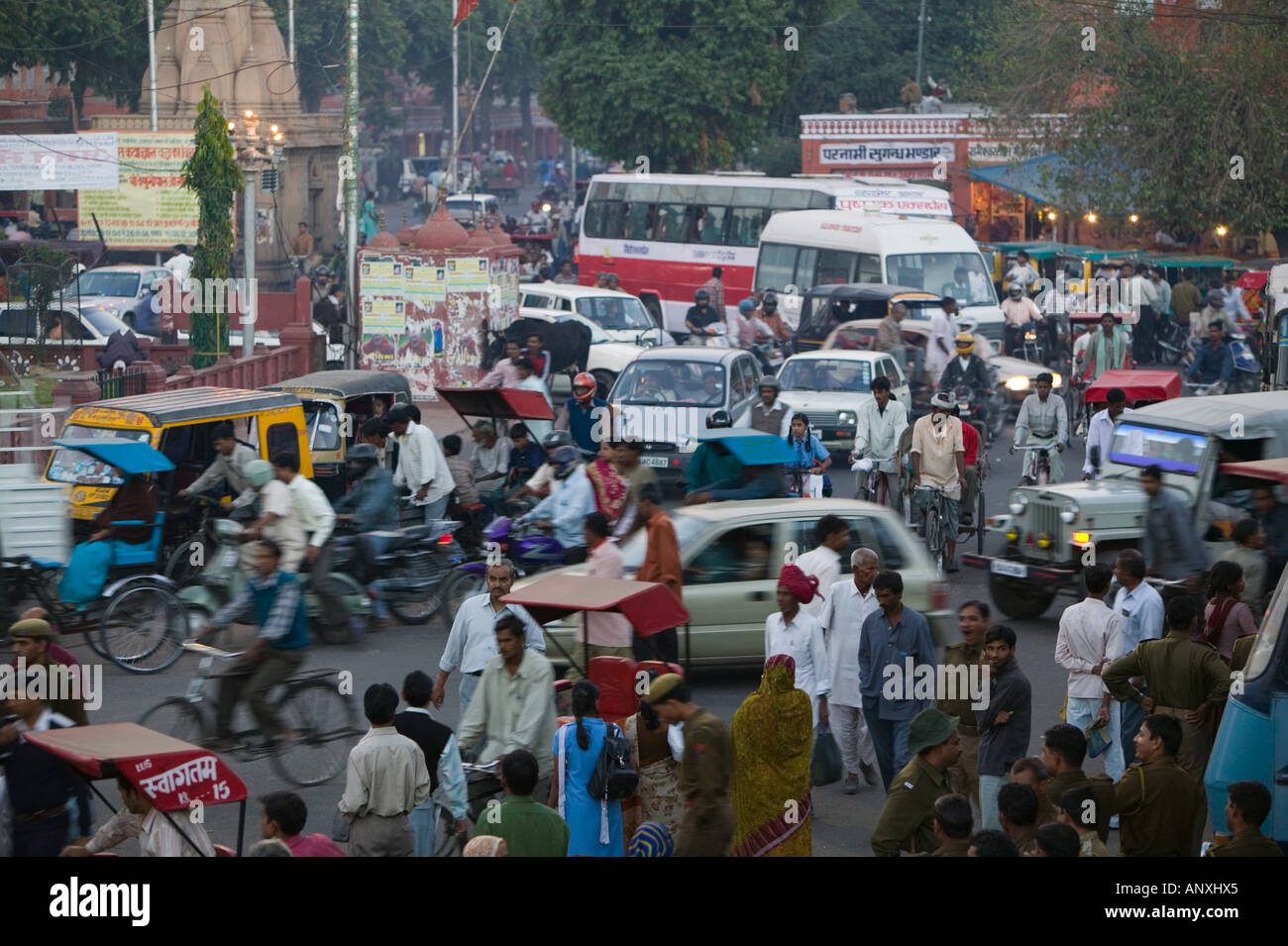 India morning rush hour hi-res stock photography and images - Alamy