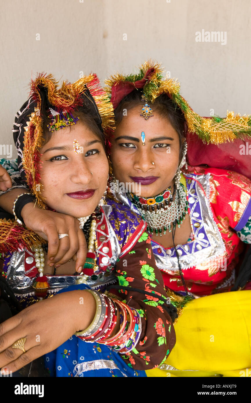 INDIA, Rajasthan, Pushkar: PUSHKAR CAMEL FAIR, Women Dancers of ...