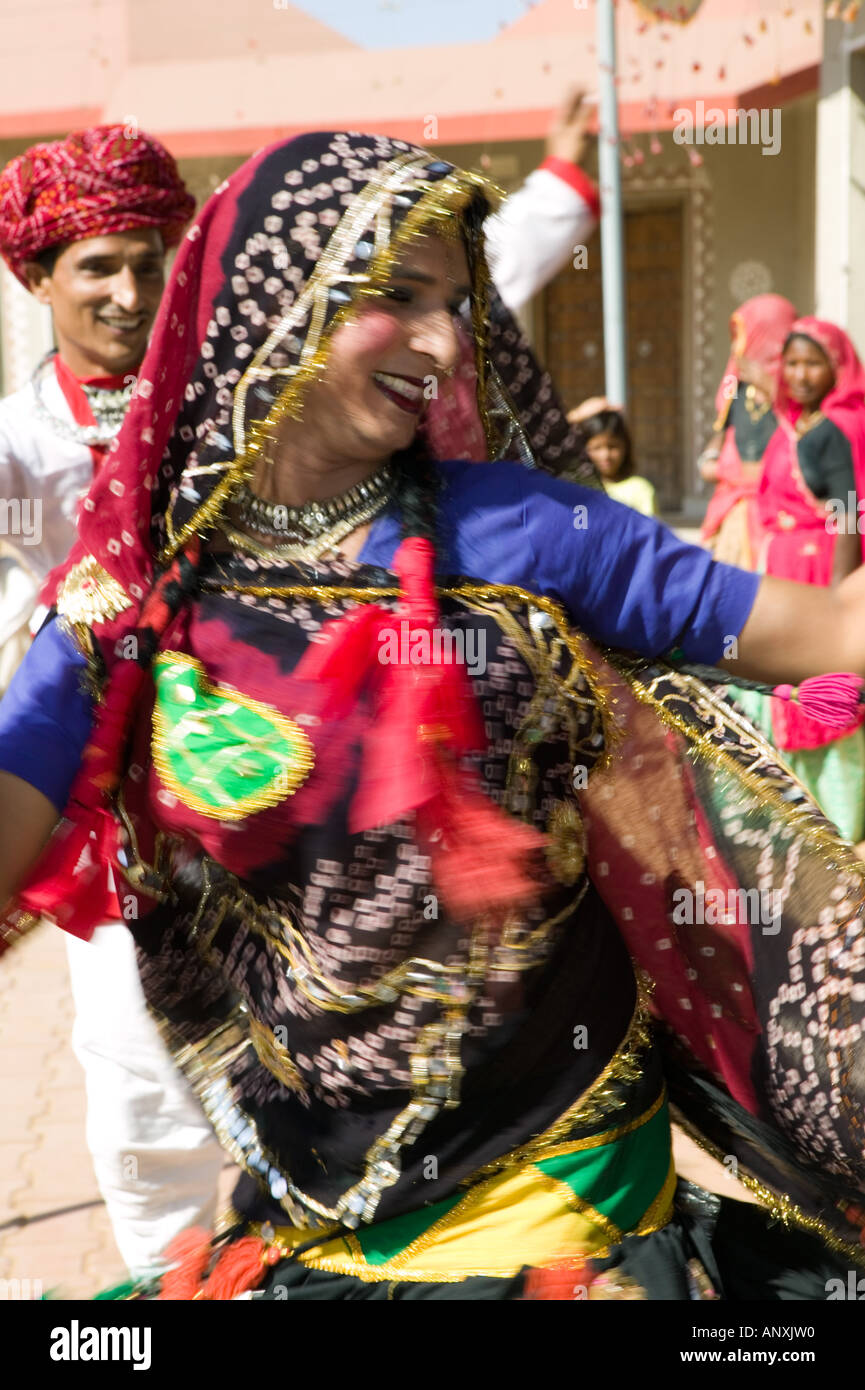 INDIA, Rajasthan, Pushkar: PUSHKAR CAMEL FAIR, Woman Dancer of ...