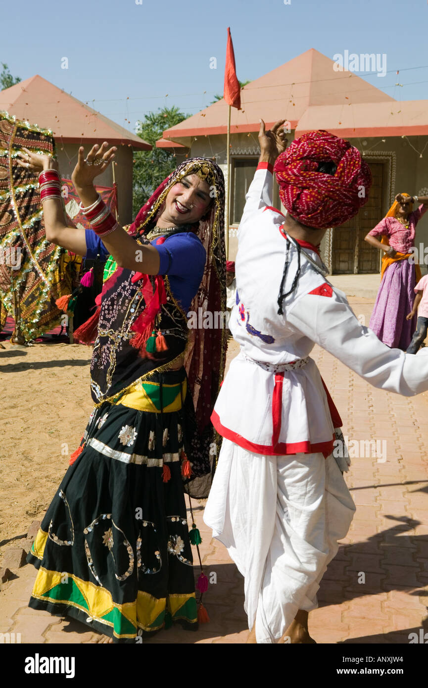 INDIA, Rajasthan, Pushkar: PUSHKAR CAMEL FAIR, Dancers of Rajasthani ...