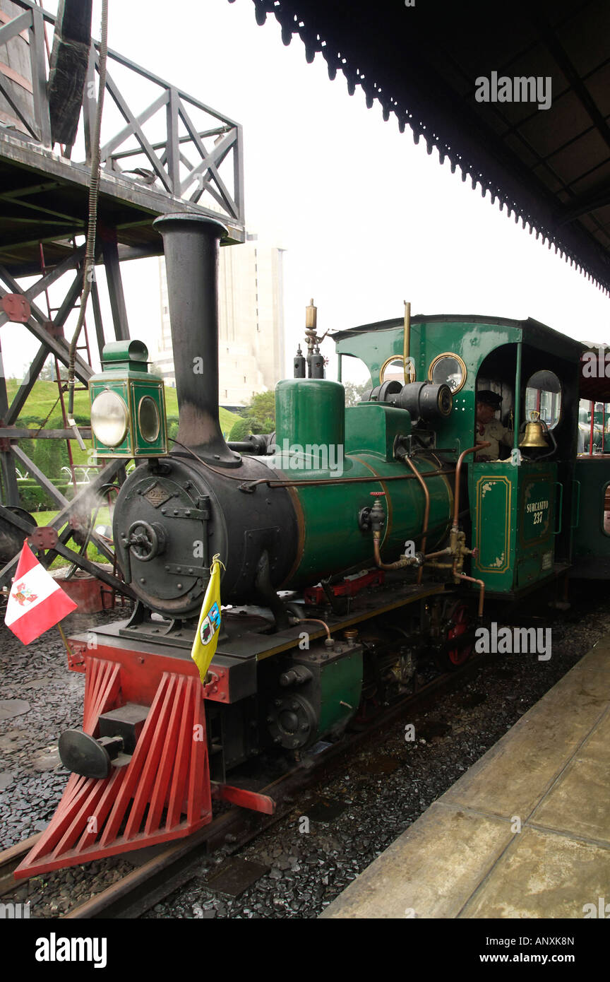 Ferrocarril train peru hi-res stock photography and images - Alamy
